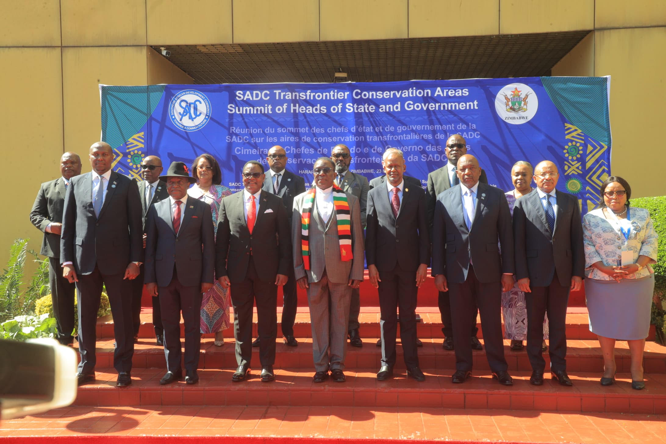 COMMUNIQUÉ OF THE TRANSFRONTIER CONSERVATION AREAS (TFCA) SUMMIT OF SADC HEADS OF STATE AND ...